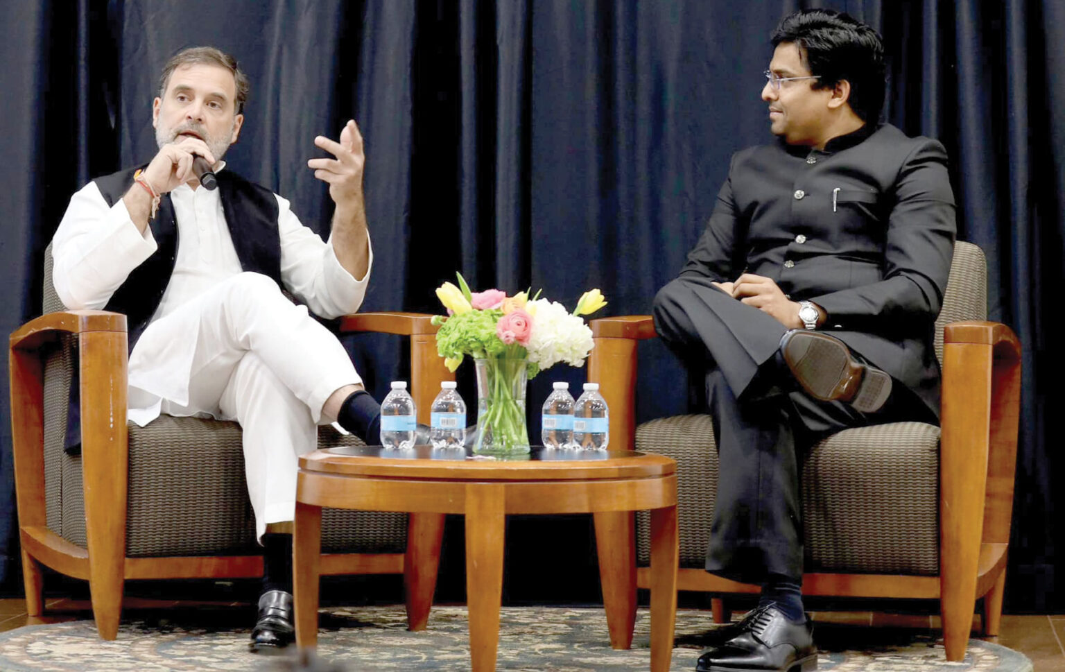 आधुनिक भारत की नींव संविधान है : राहुल गांधी - Anugamini