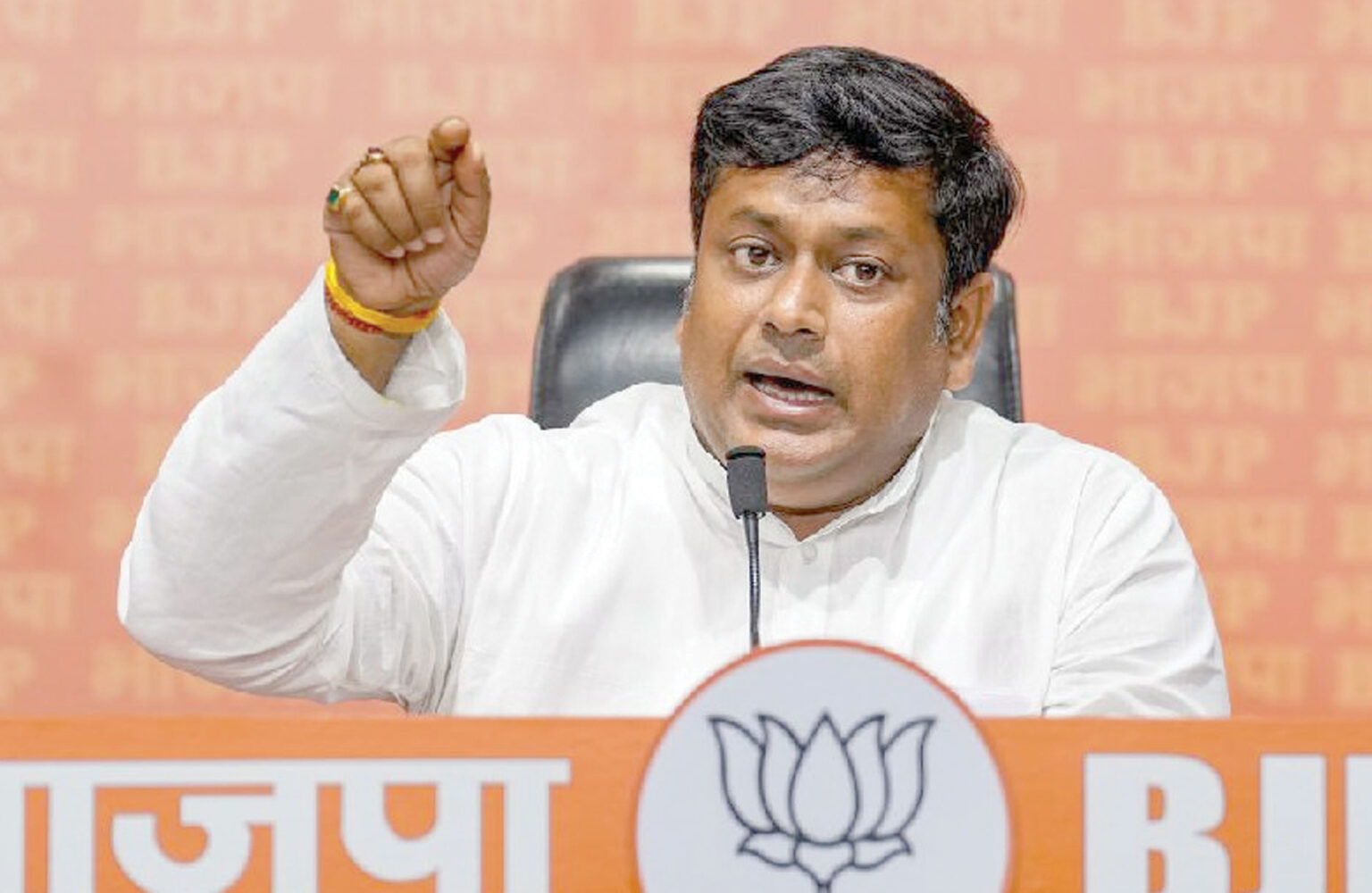 वक्फ का मुस्लिम समुदाय को करना चाहिए समर्थन : सुकांत मजूमदार - Anugamini