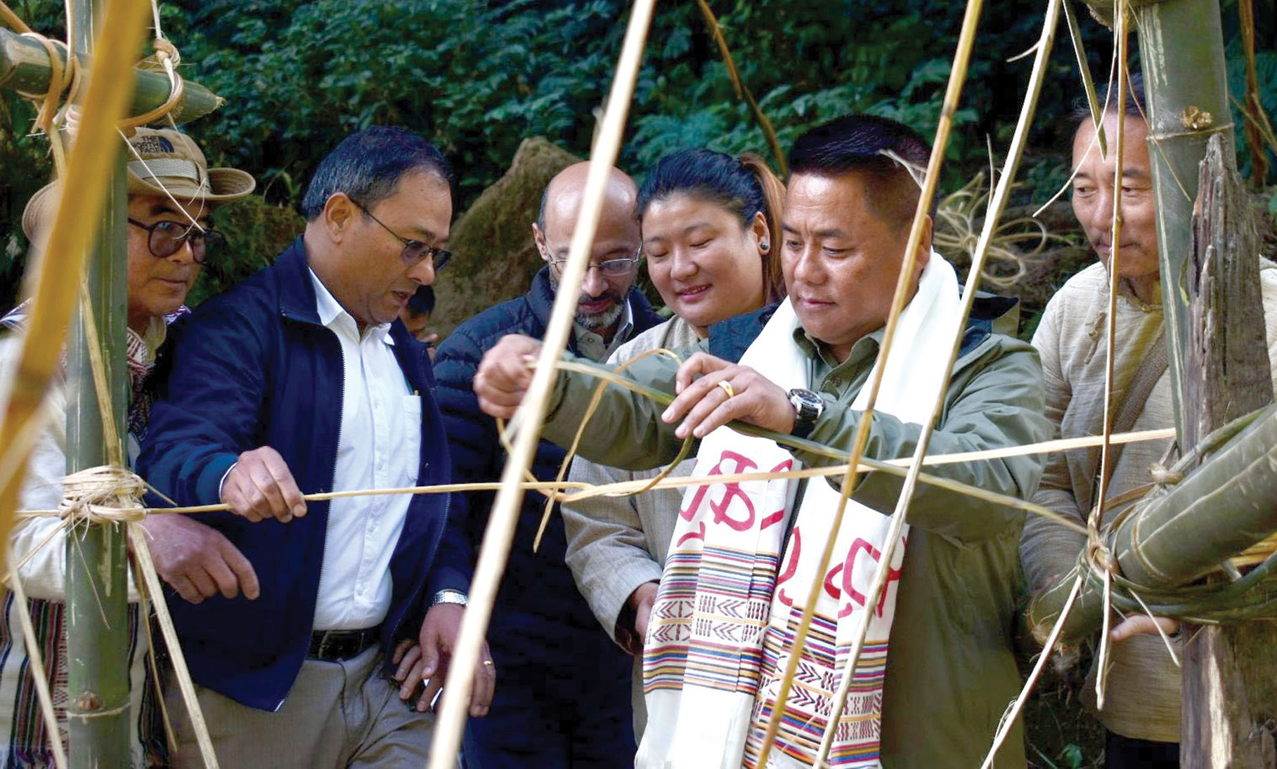 मंत्री पिंछो नामग्याल लेप्चा ने रु-सोम पुल का किया उद्घाटन - Anugamini